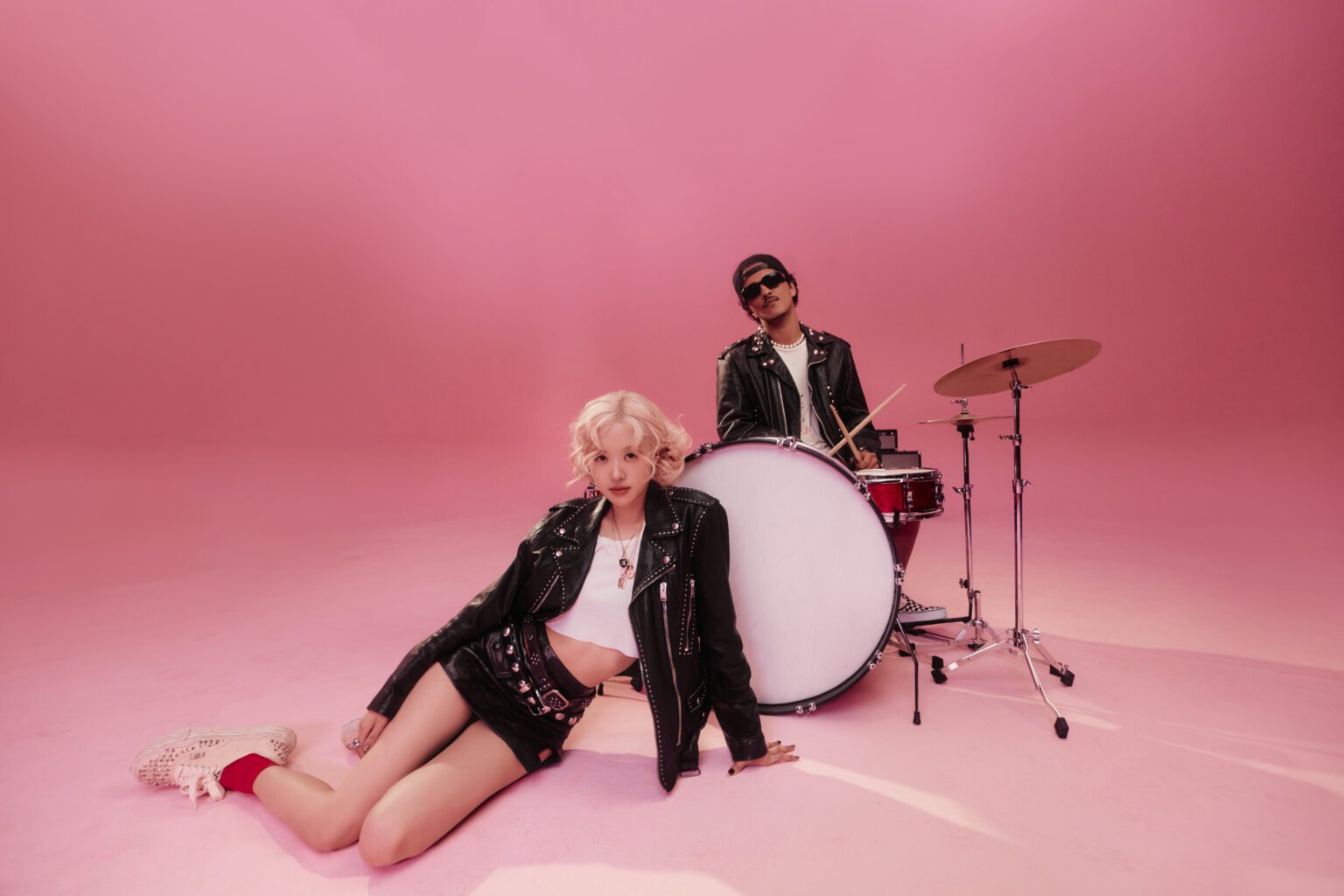 ROSÉ & BRUNO MARS RELEASE “APT.” – Ash Talks Kpop