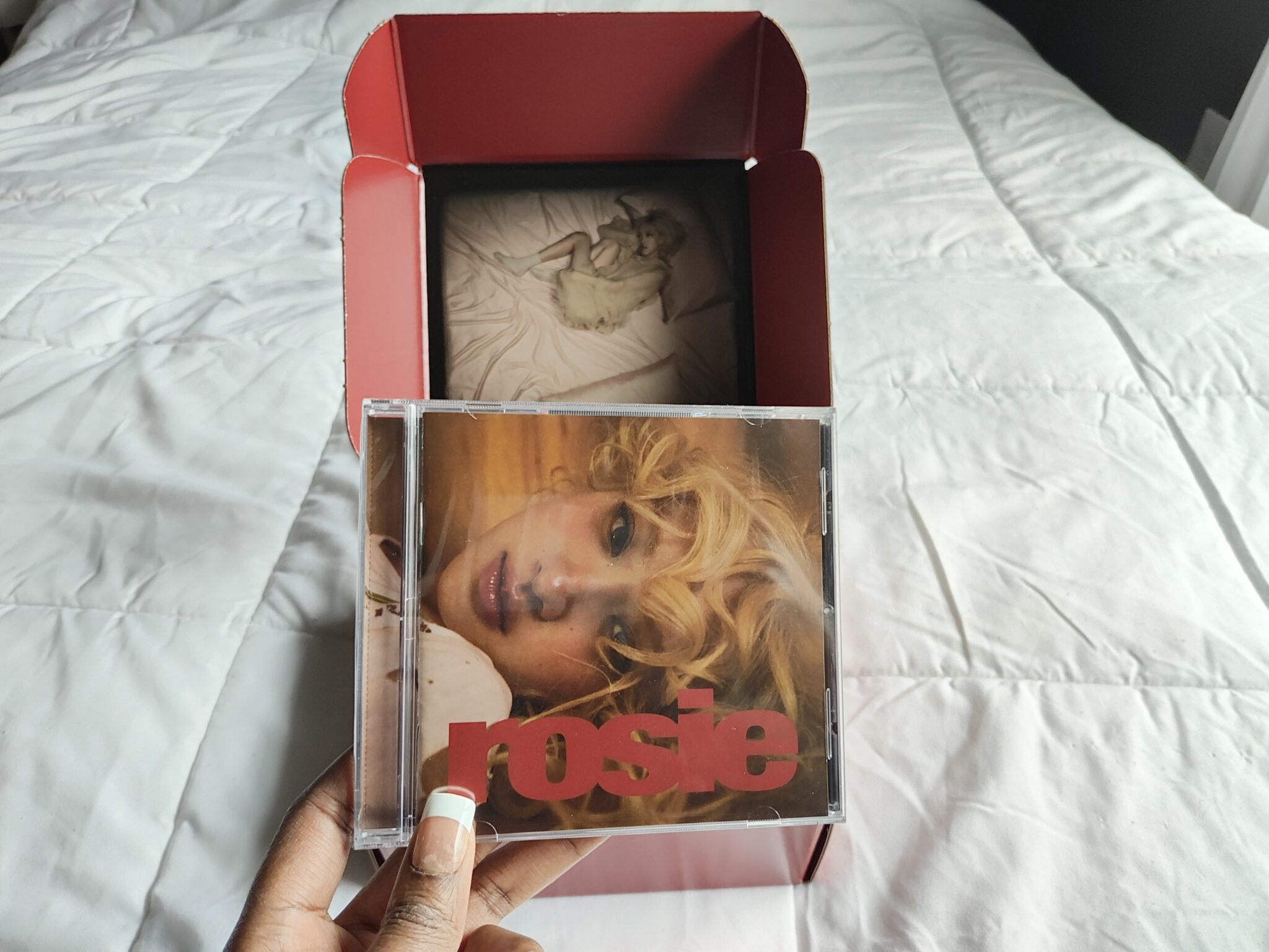 ALBUM UNBOXING: Rosé – rosie – Ash Talks Kpop